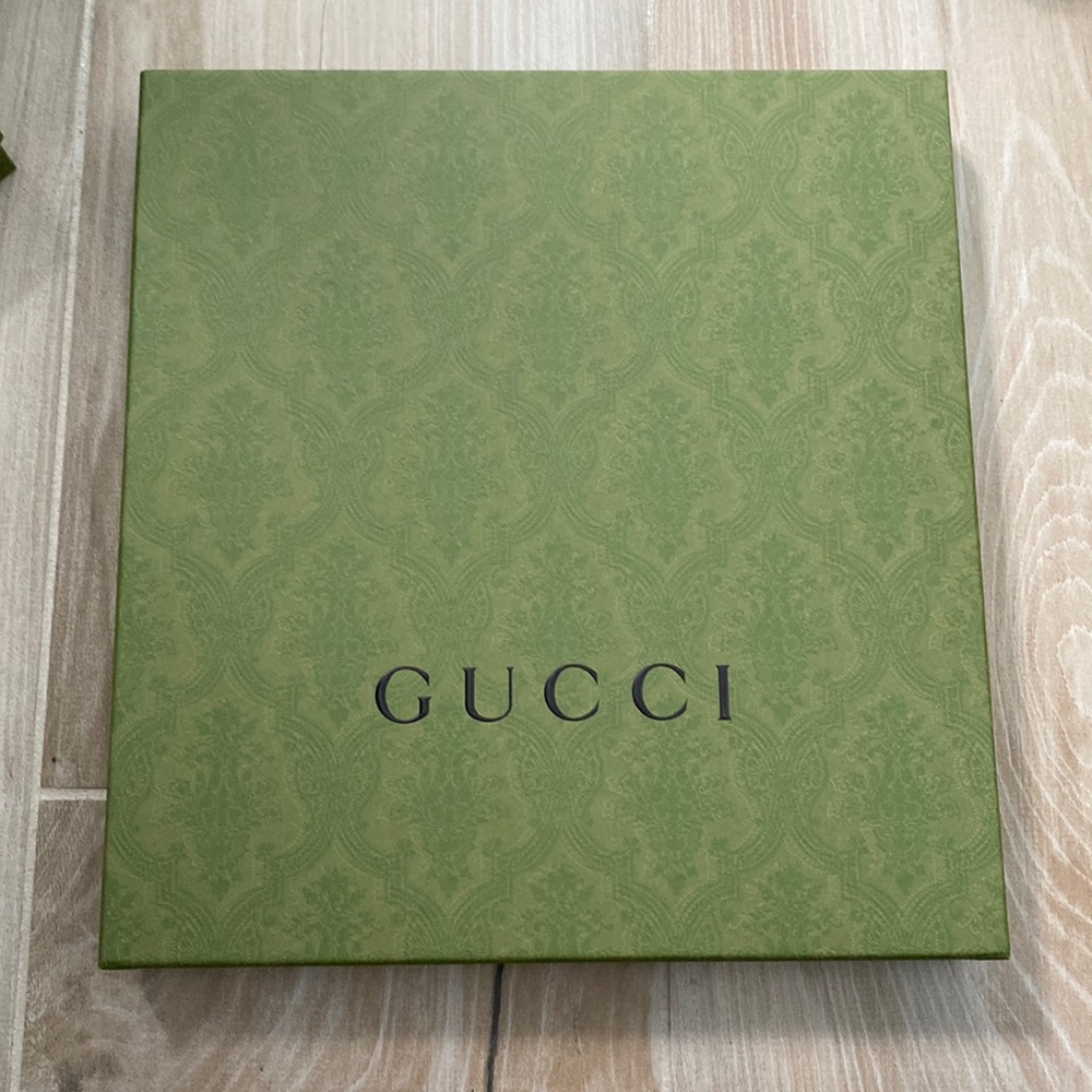Gucci Shirt Box With Tissue Paper. Green Floral With … - Gem